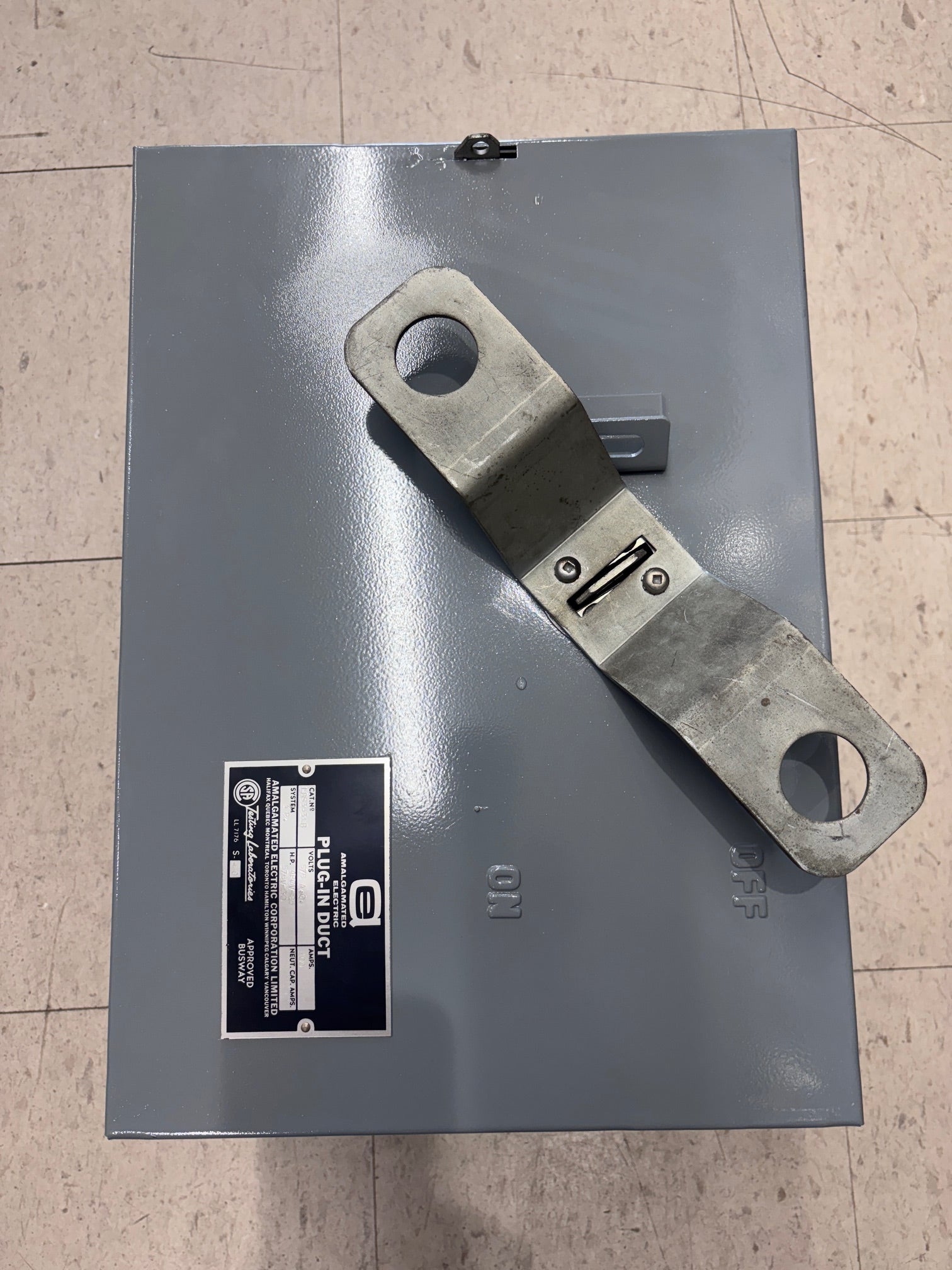 BOS 100amp ITE BUS DUCT SWITCH 600V ITE Used